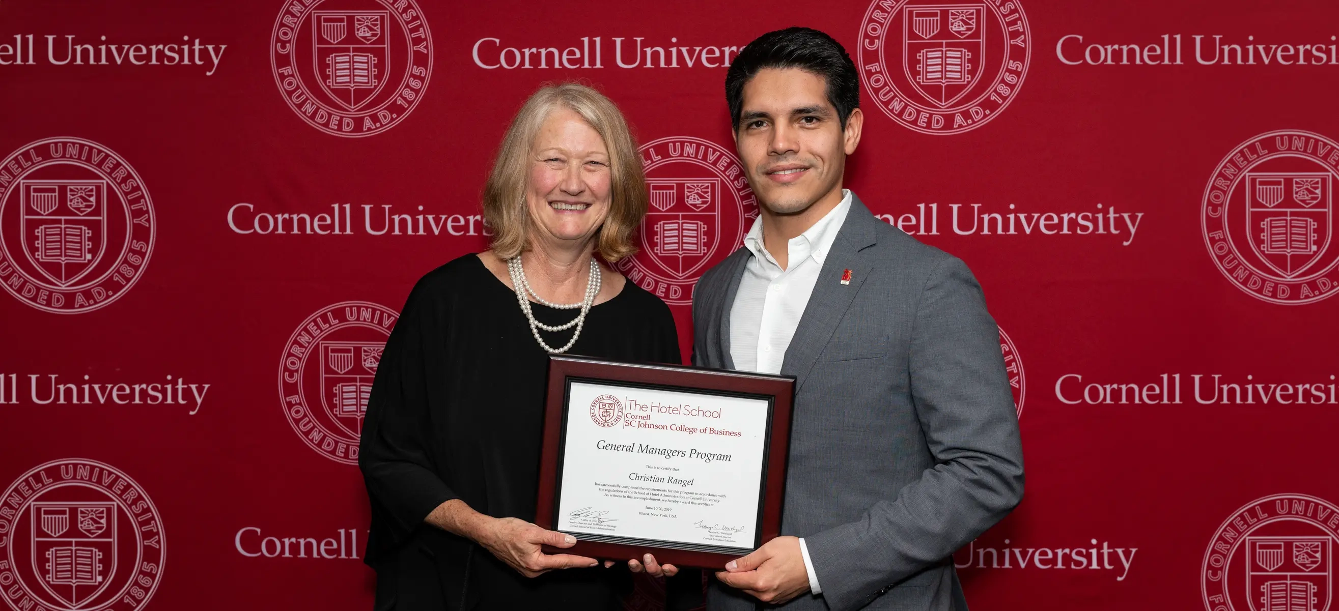 Trayectoria profesional que inspira excelencia | Moon Palace